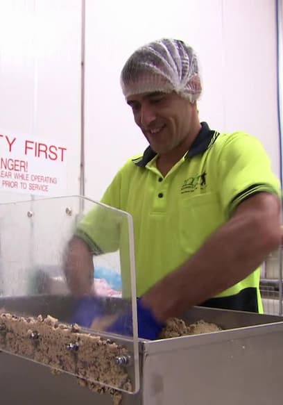 Watch Making Stuff S02:E224 - Outback Cookies - Free TV Shows | Tubi