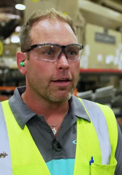 Watch Mega Manufacturing S01:E03 - Pierce Manufacturing - Free TV Shows ...