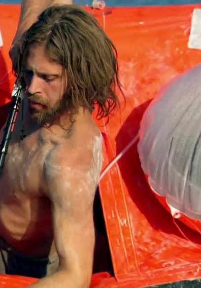 Watch I Shouldn’t Be Alive S04:E06 - 76 Days Adrift - Free TV Shows | Tubi