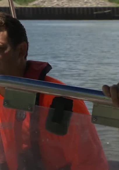 Watch Great Lakes Wild S01:E02 - Invaders From the Deep - Free TV Shows ...