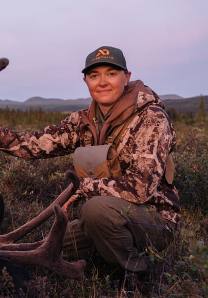 Watch On the Hunt S02:E06 - Fly-in Archery Alaska Caribou With Jordan ...