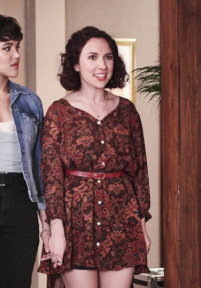 Watch Cuckoo S05:E06 - Two Engagements and a Funeral - Free TV Shows | Tubi