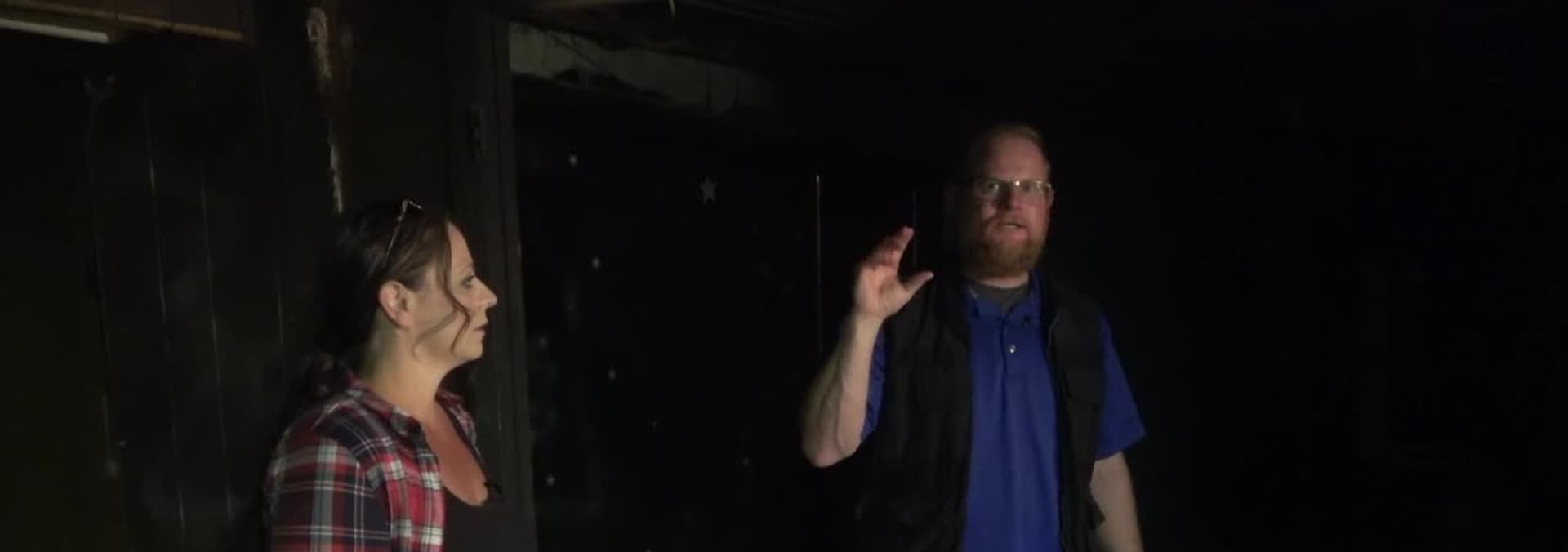 Watch Paranormal Encounters S03:E05 - Overnight in a Haunted Hotel ...