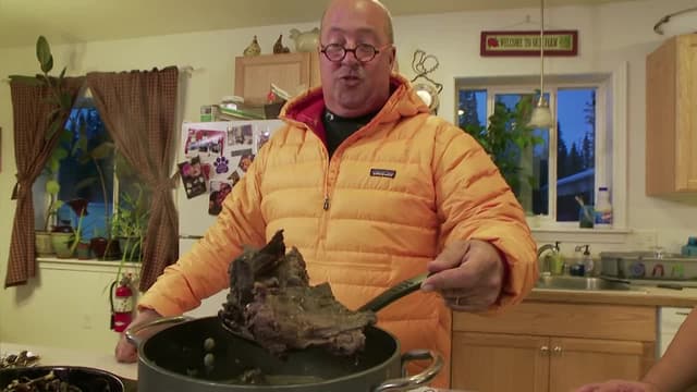 Watch Bizarre Foods America S04:E01 - Moose Fat & Muskrat - Free TV ...