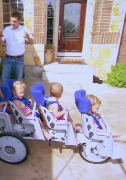 Watch Quints by Surprise S02:E03 - Quints on the Run - Free TV Shows | Tubi