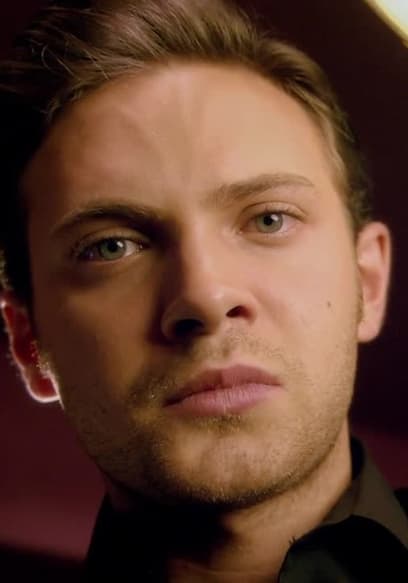 Watch Hustle S06:E04 - The Father of Jewels - Free TV Shows | Tubi