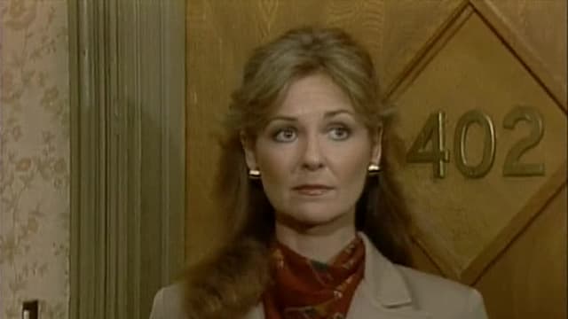 Watch One Day at a Time S07:E702 - Shake Hands at the Bell - Free TV Shows | Tubi