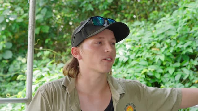 Watch Brave Wilderness S09:E12 - Would You Enter a Dragon-Infested Park ...