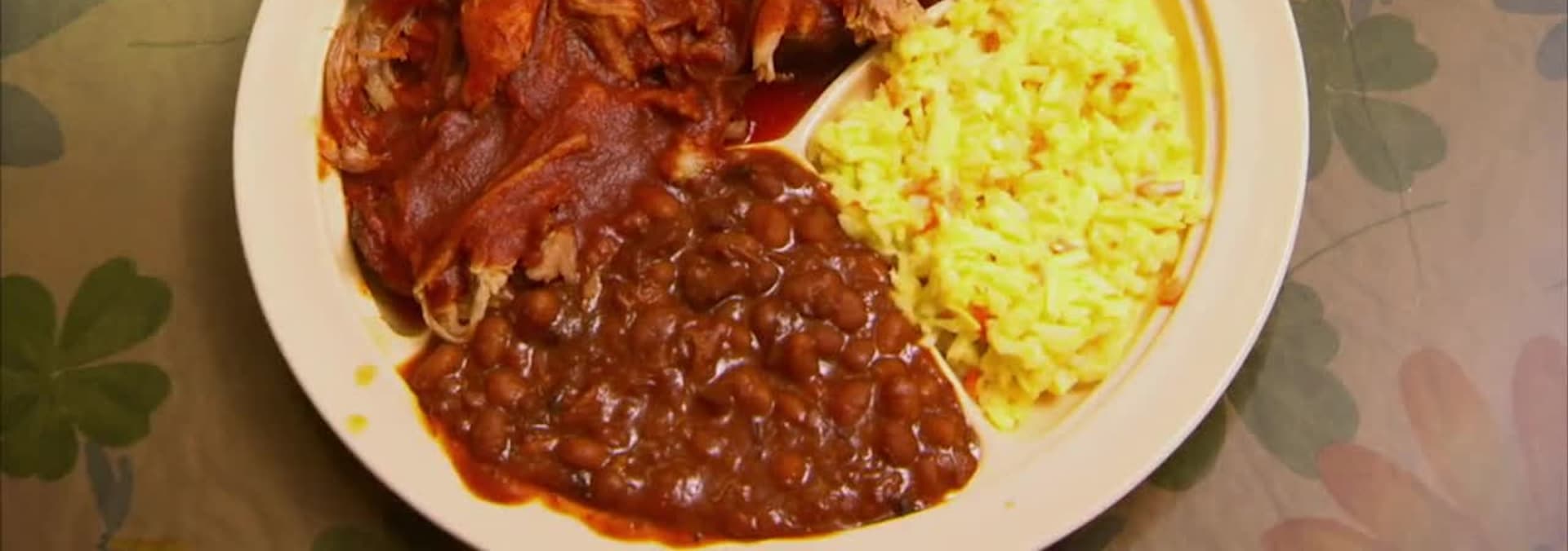 Watch America's 101 Tastiest Places to Chowdown S02:E03 - Chowdown ...