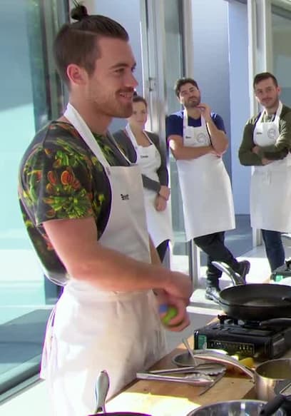 Watch MasterChef Australia S06:E49 - Heston in Da House and Invention ...