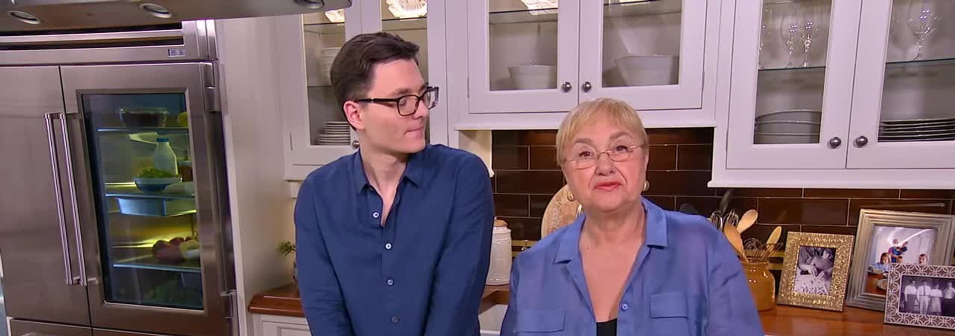 Watch Lidia's Kitchen S07:E720 - The Sweetest Hits - Free TV Shows | Tubi