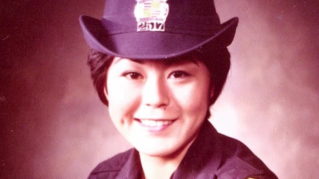 Watch Deep Undercover S01:E21 - Operation Luau: Trapping a Dirty Cop ...