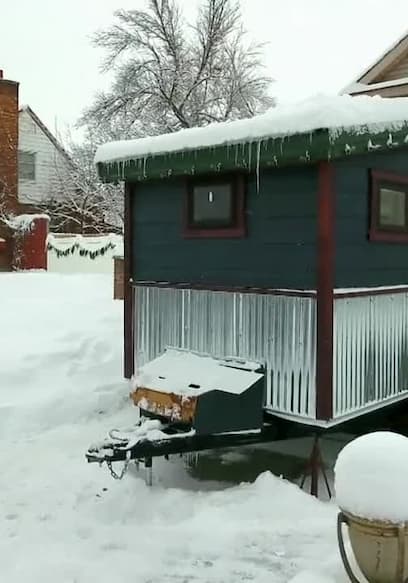 Watch Tiny House, Big Living S04:E11 - Pitmaster's Tiny Dream Home ...