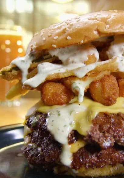 Watch Food Paradise S11:E05 - Bucket List Burgers - Free TV Shows | Tubi