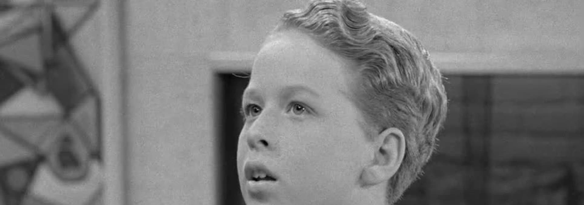 Watch The Danny Thomas Show S06:E06 - A Locket for Linda - Free TV ...