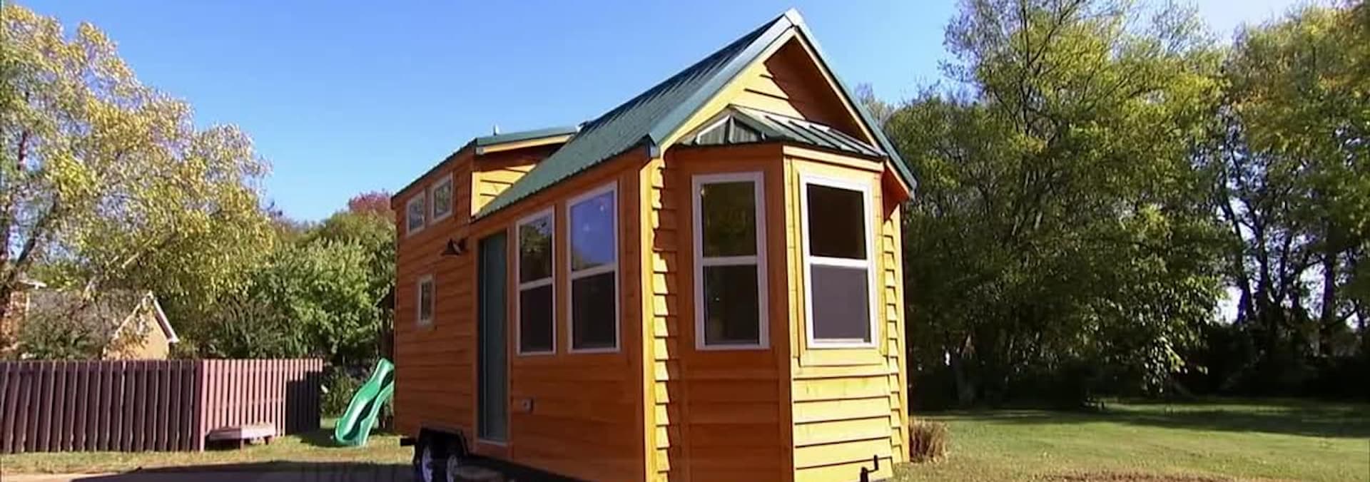 Watch Tiny House Hunters S02:E16 - Heather Plans to Stay Tiny When She ...