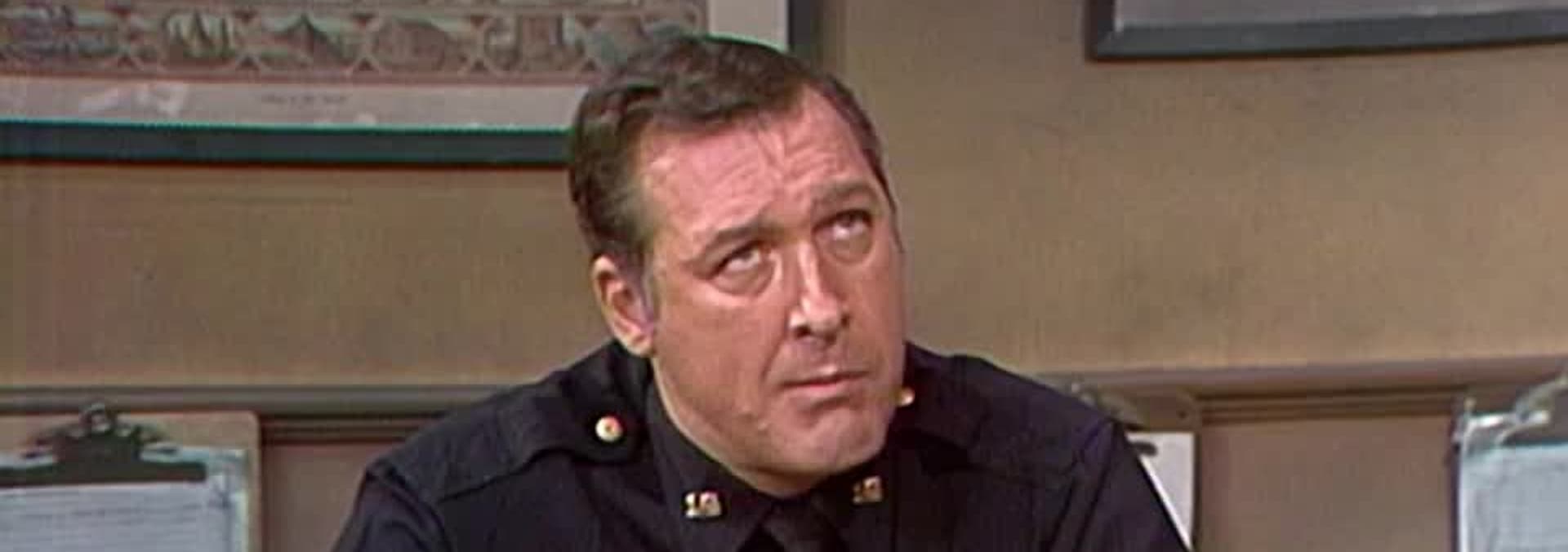 Watch All in the Family S04:E13 - The Taxi Caper - Free TV Shows | Tubi