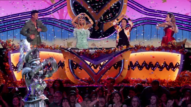 Watch The Masked Singer S12:E04 - Group B Premiere: Sports Night - Free ...