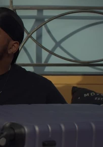 Watch Record in Time S01:E06 - Episode 6 - Free TV Shows | Tubi