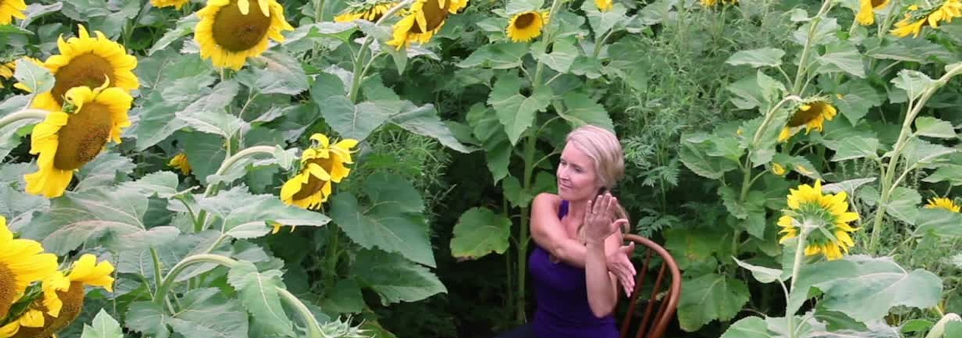 Watch Happy Yoga wth Sarah Starr S04:E10 - Summer Sunflower Sunset ...