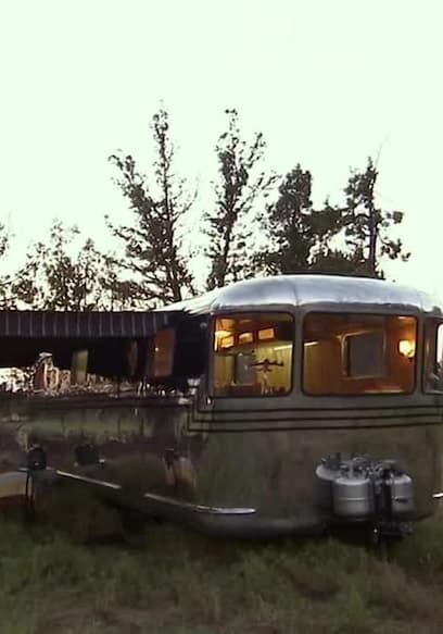 Watch Extreme RVs S01:E05 - Newell Coach's Portable Palace - Free TV ...