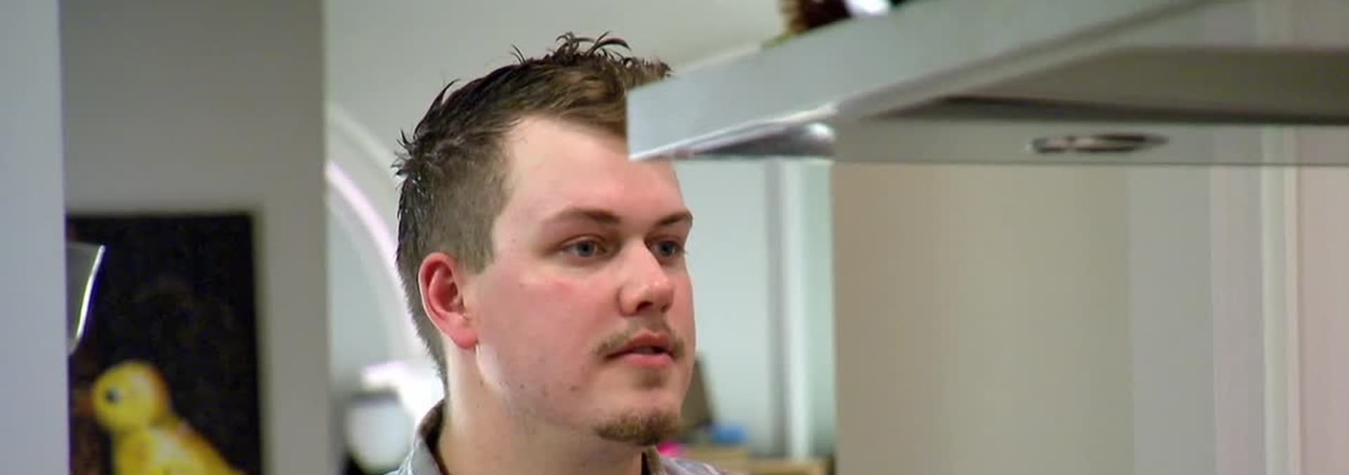 Watch Meet the Family S02:E06 - Greasy Walrus - Free TV Shows | Tubi