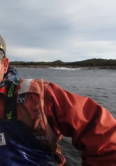 Watch Giant Lobster Hunters S02:E05 - Episode 5 - Free TV Shows | Tubi