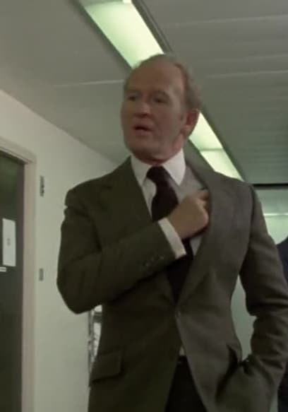 Watch The Professionals S04:E07 - Black-Out - Free TV Shows | Tubi
