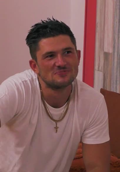 Watch Kavos Weekender S01:E03 - Episode 3 - Free TV Shows | Tubi