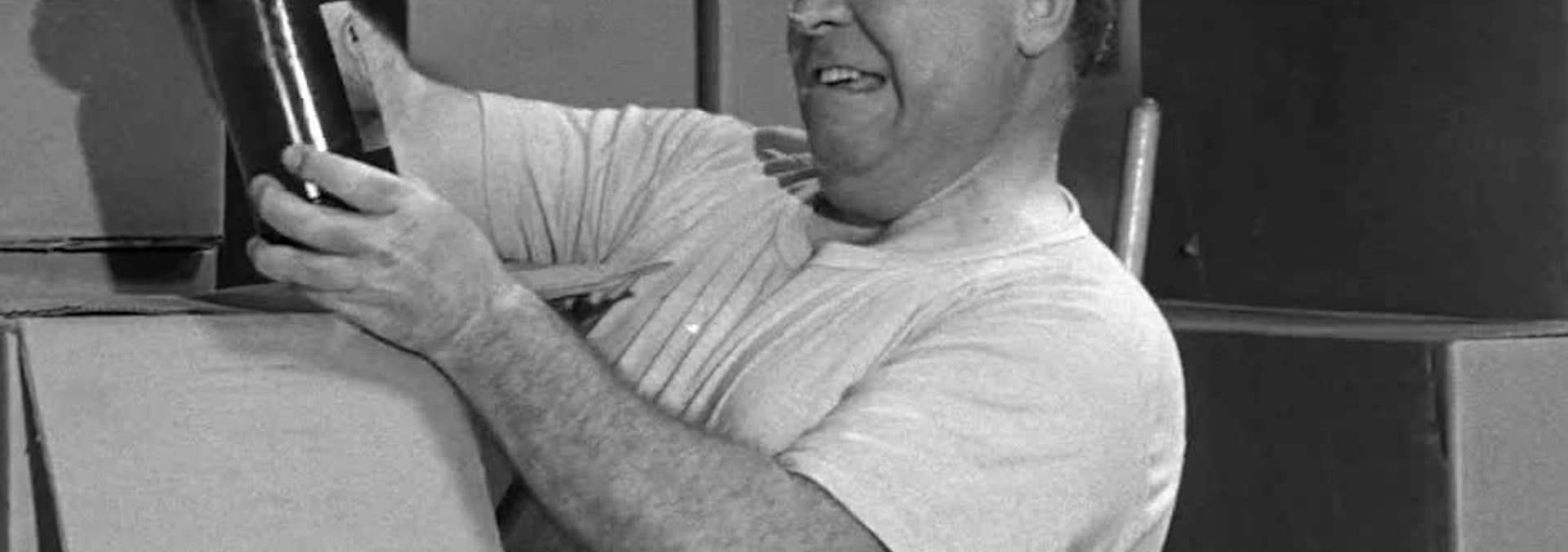Watch The Three Stooges+ Comedy Gold Standard S05:E02 - Muscle Up a ...