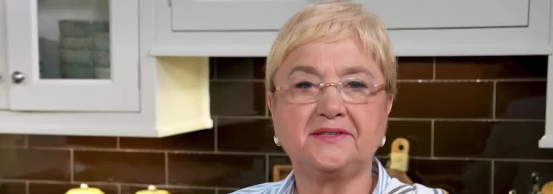 Watch Lidia's Kitchen S09:E26 - Little Effort, Big Flavor - Free TV ...