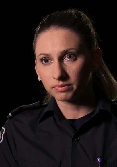 Watch Paramedics: Emergency Response S01:E02 - Adrenaline Junkies ...