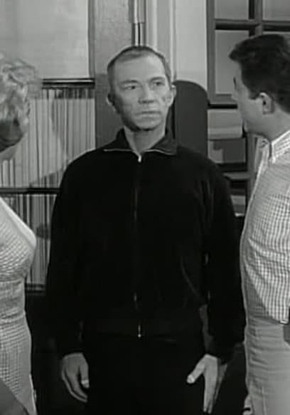 Watch My Favorite Martian S02:E17 - Gesundheit, Uncle Martin - Free TV ...