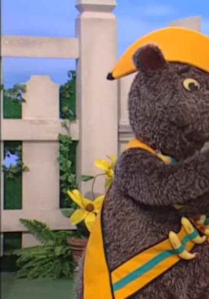 Watch Elliot Moose S02:E10 - Tummy Ache / Mysterious Pieland / Space ...