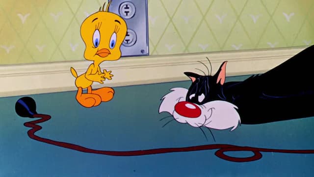 Watch Looney Tunes S08:E17 - A Pest in the House / Tweetie Pie / Little ...