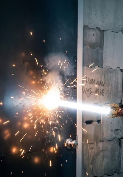 Watch Hacksmith Industries S01:E11 - 4000° Plasma Proto-Lightsaber ...