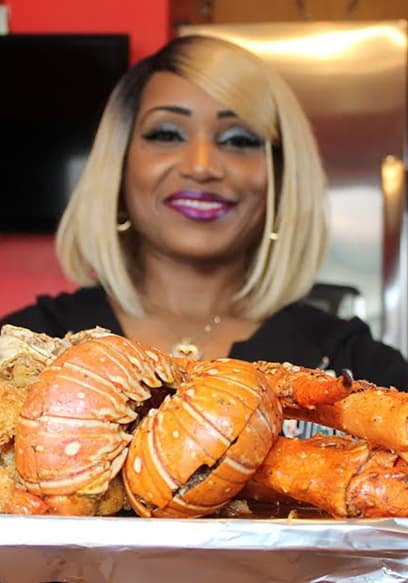 Watch Bloveslife S02:E10 - Seafood Boil FT. Messy Eating - Free TV ...