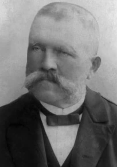 Watch The Hitler Chronicles S01:E01 - A Sad Puppy and a Private - Free ...