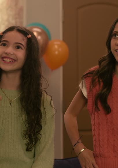 Watch Mani S08:E03 - Mean Girls - Free TV Shows | Tubi