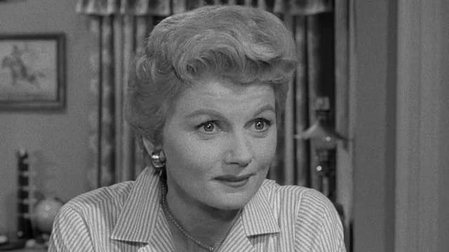 Watch Leave It to Beaver S01:E11 - Beaver's Short Pants - Free TV Shows ...