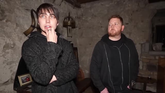 Watch Sam and Colby S04:E04 - The Demon of Chillingham Castle - Free TV ...