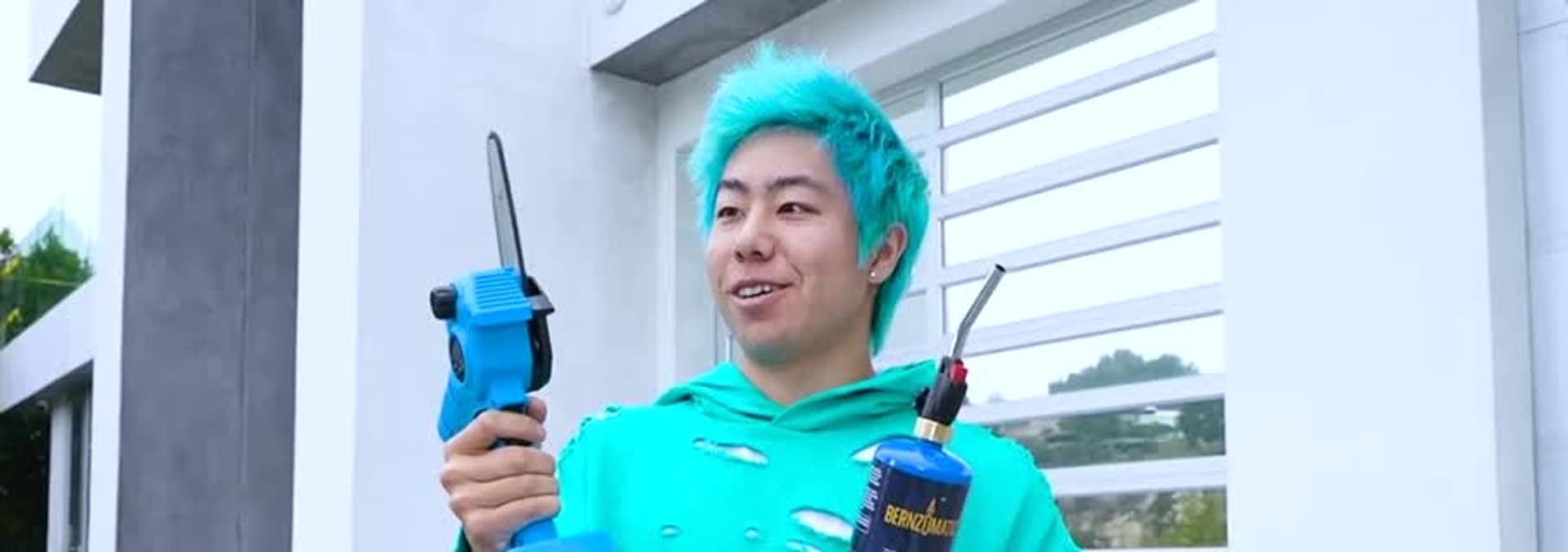 Watch ZHC S02:E10 - Chocolate Sculpture Challenge - Free TV Shows | Tubi