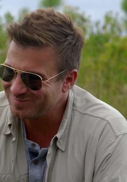 Watch Booze Traveler S02:E12 - Savannah - Free TV Shows | Tubi