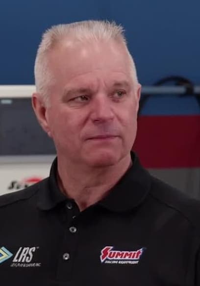 Watch Engine Power S09:E05 - Two Engines, One Big Plan - Free TV Shows ...