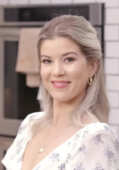 Watch Baking It Easy S01:E01 - It’s Floofy and Everything’s Fine - Free ...