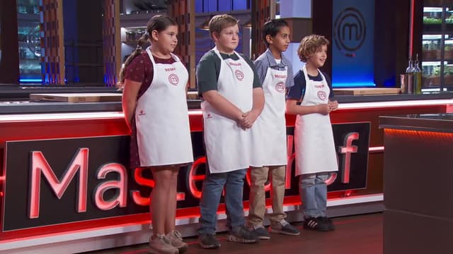 Watch MasterChef Junior S09:E01 - Junior Edition: Eating Emoji - Free ...