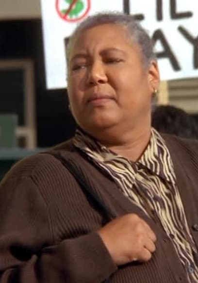 Watch Girlfriends S02:E09 - Maya Takes a Stan - Free TV Shows | Tubi