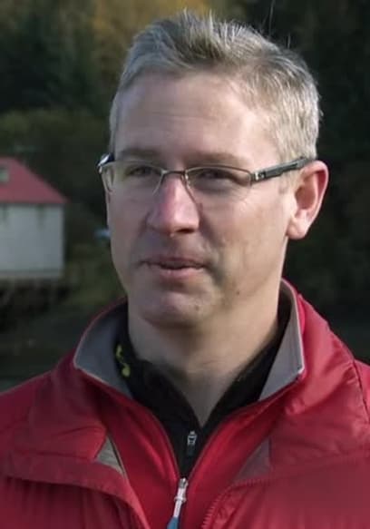 Watch Buying Alaska S04:E09 - Secret City - Free TV Shows | Tubi