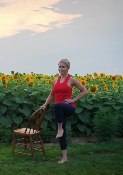 Watch Happy Yoga wth Sarah Starr S06:E08 - Glowing Sunflower Sunset - Free TV Shows | Tubi