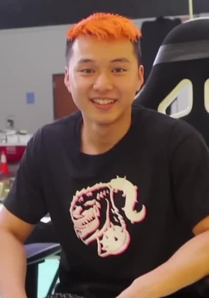 Watch ZHC S03:E03 - I Surprised Seventeen With Custom Outfits - Free TV ...